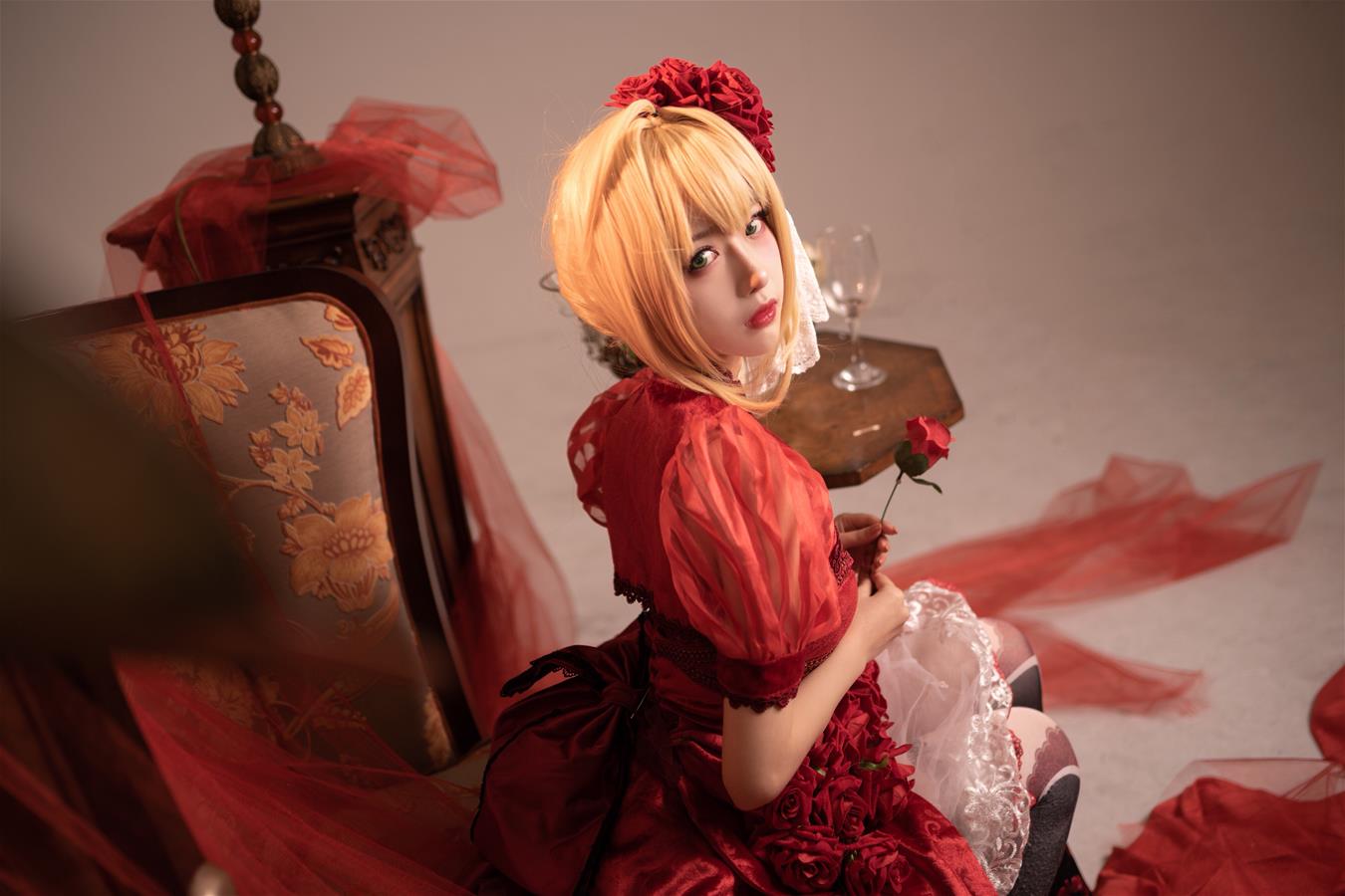 Shika小鹿鹿 尼禄礼服 [15P-31MB] – 热力图