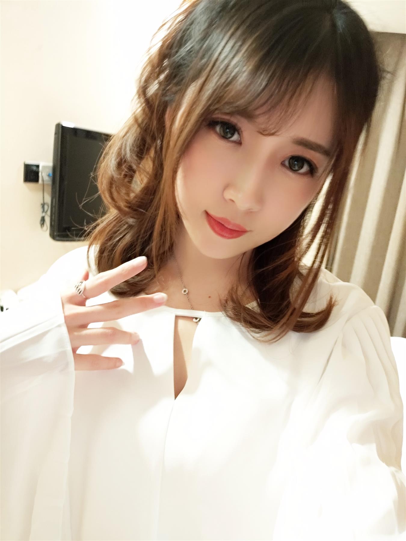 小女巫露娜 OL风肤色连裤袜 [40P-189MB] – 热力图