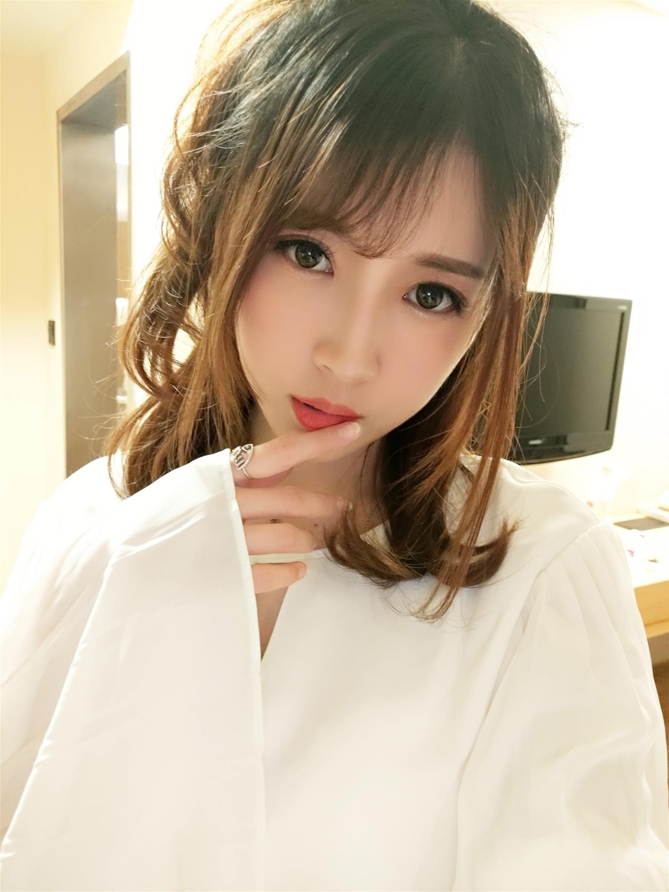 小女巫露娜 OL风肤色连裤袜 [40P-189MB] – 热力图