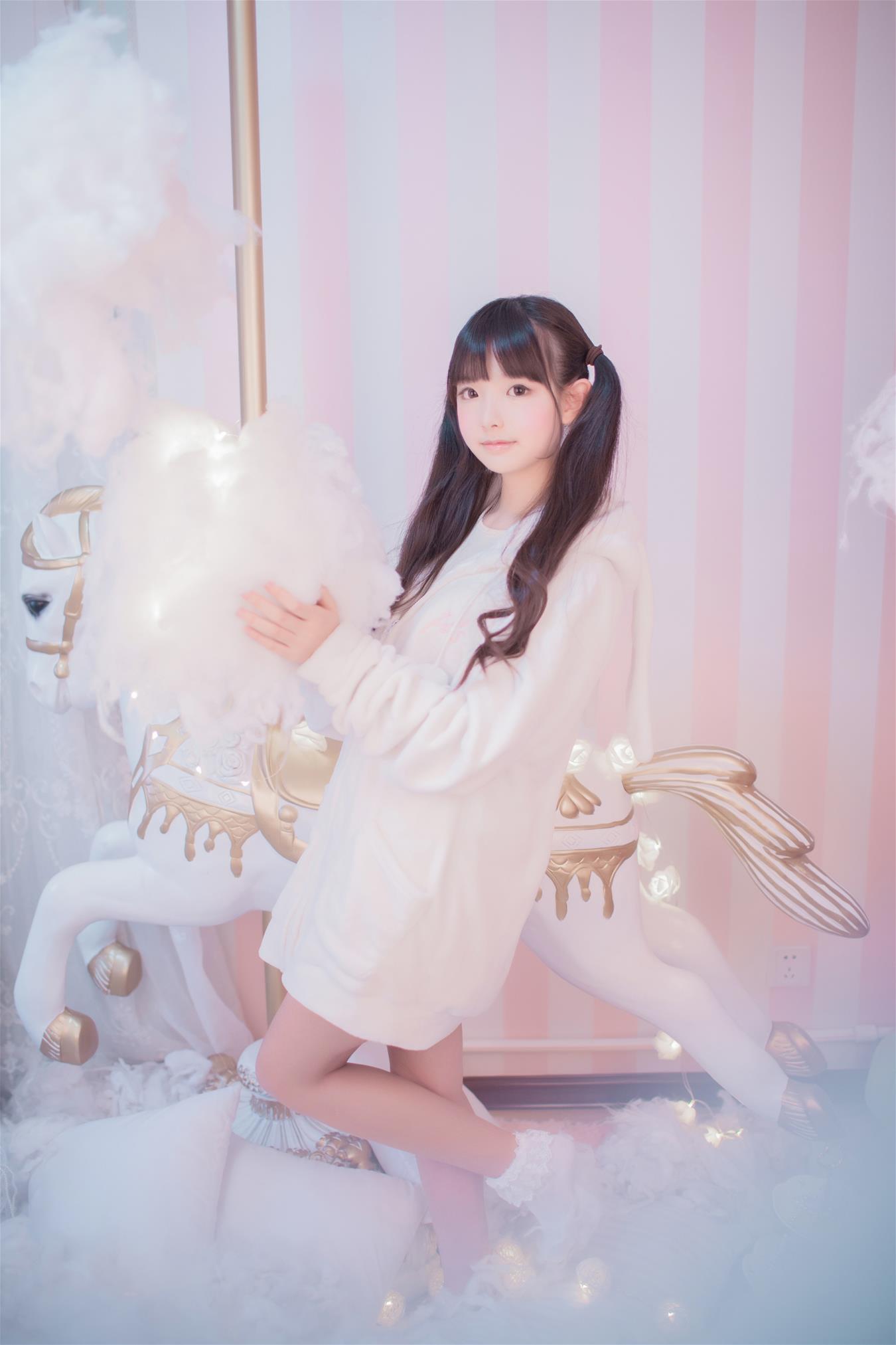 樱群 玻璃罩下的旋转木马 [21P-114MB] – 热力图