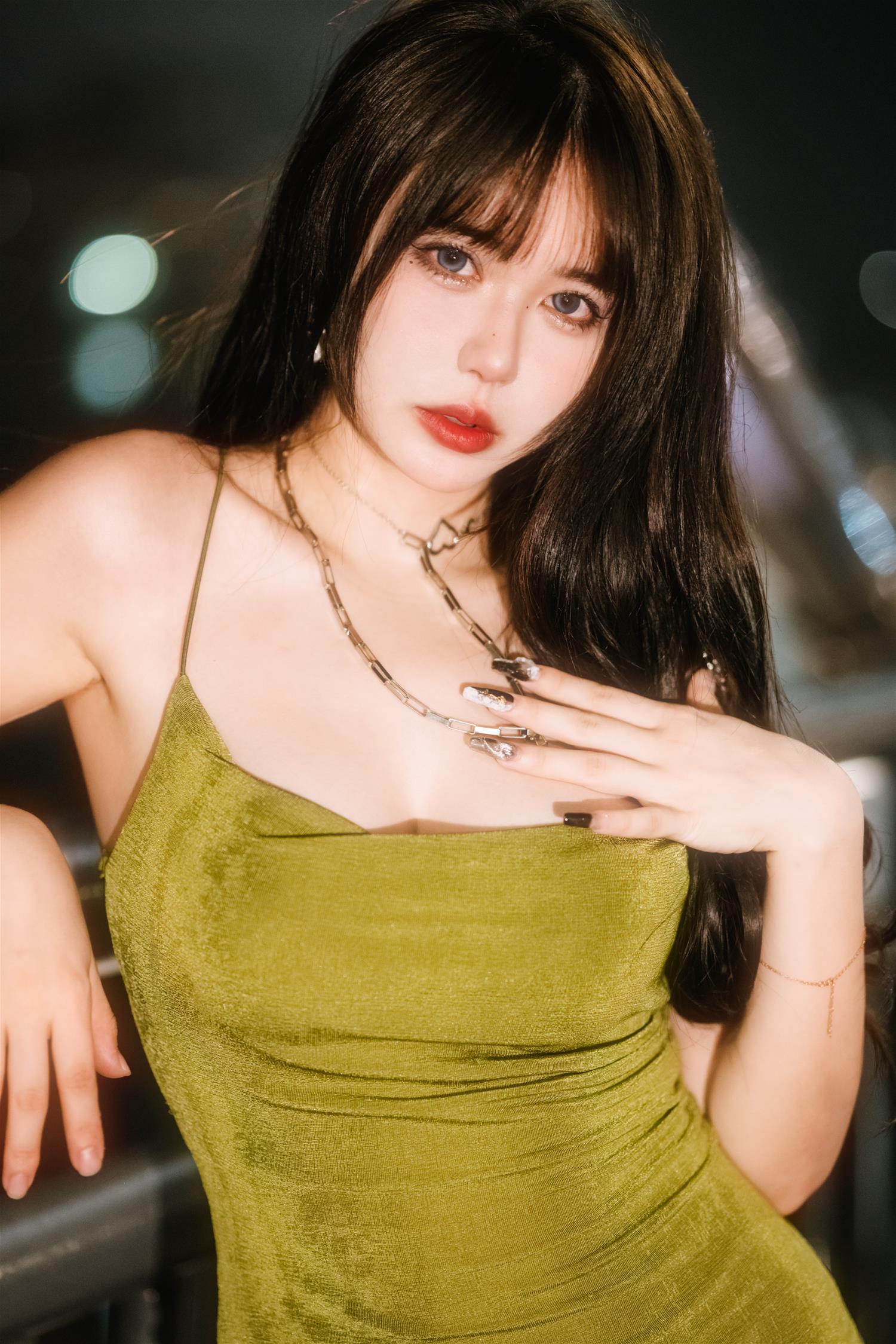 Tina很妖孽呀 绿色连衣裙 [35P-210MB] – 热力图