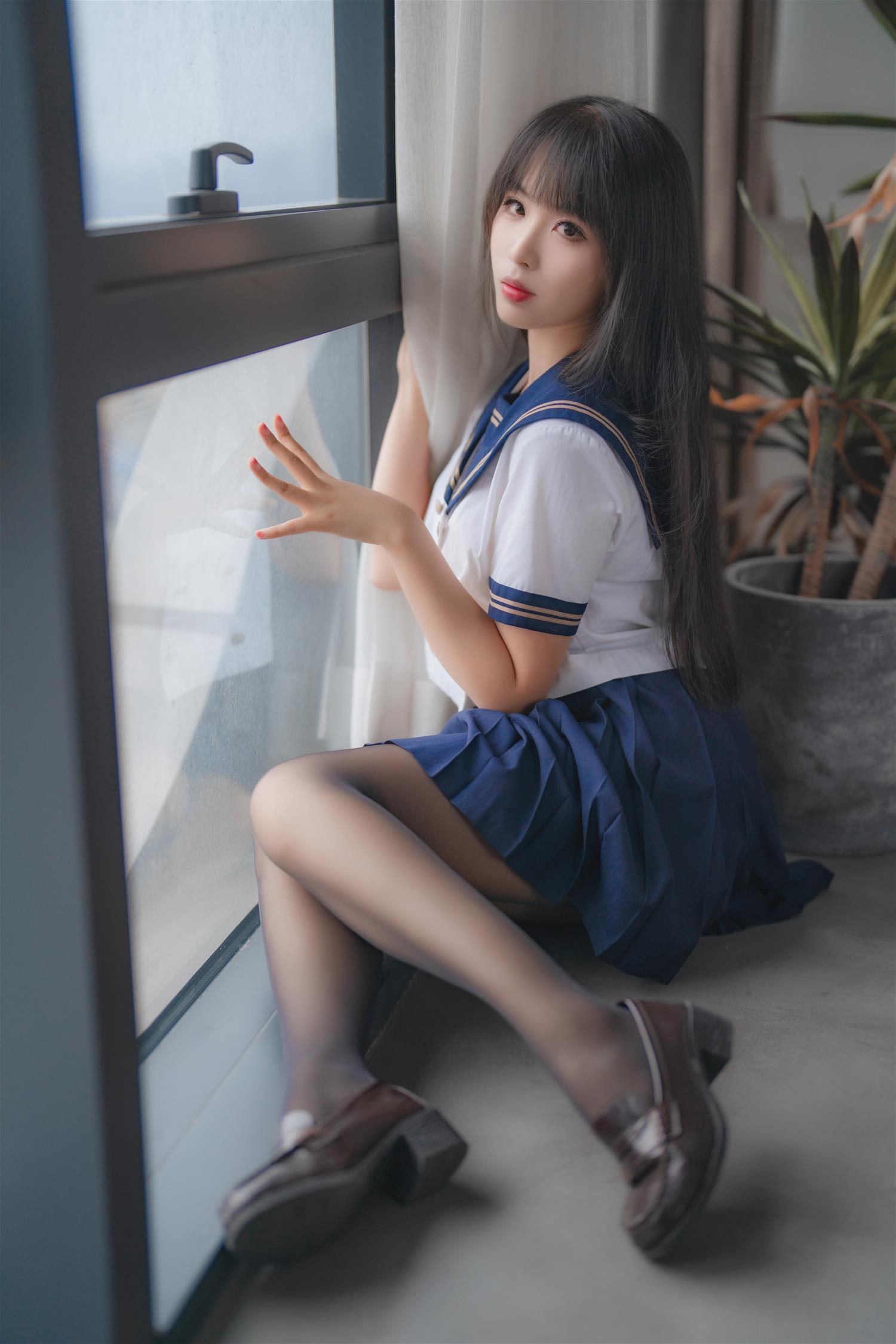 轩萧学姐 5月舰长 黑丝jk [32P-112MB] – 热力图