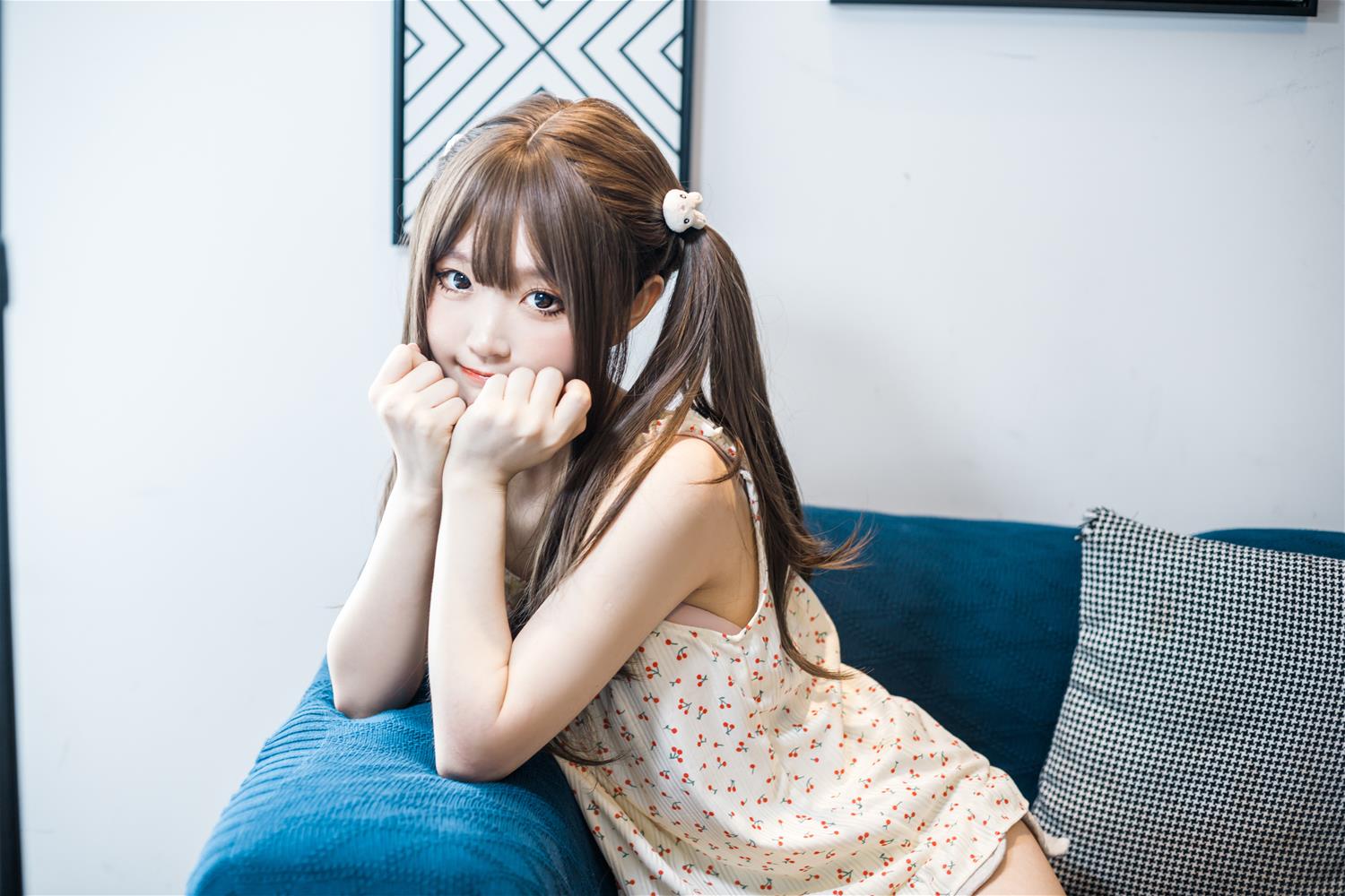 神沢永莉 黄色吊带睡衣兔兔 [22P-90MB] – 热力图